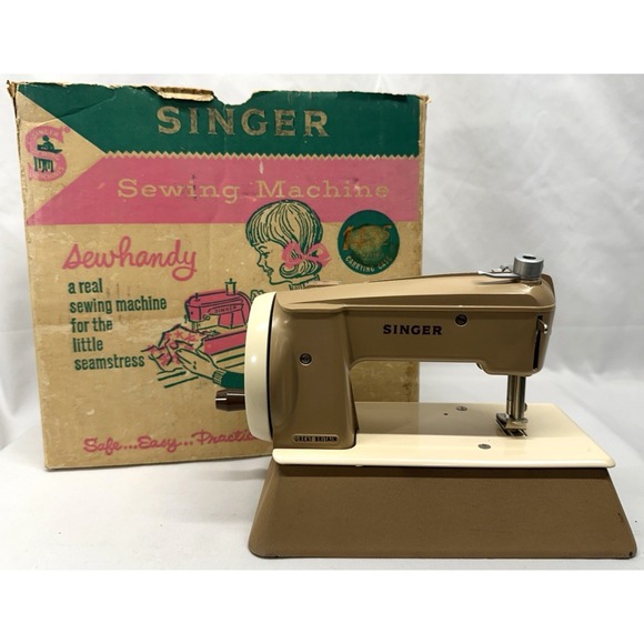 Singer | Design | Singer Sewhandy Model 4k Childs Sewing Machine Beige ...